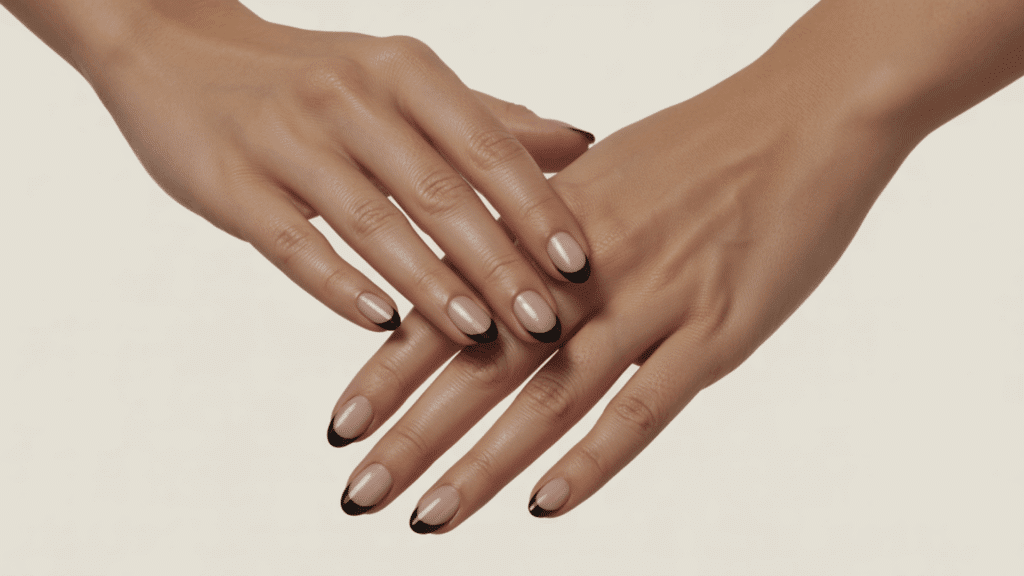 48 Color French Tip Nails to Try Right Now - LA Story